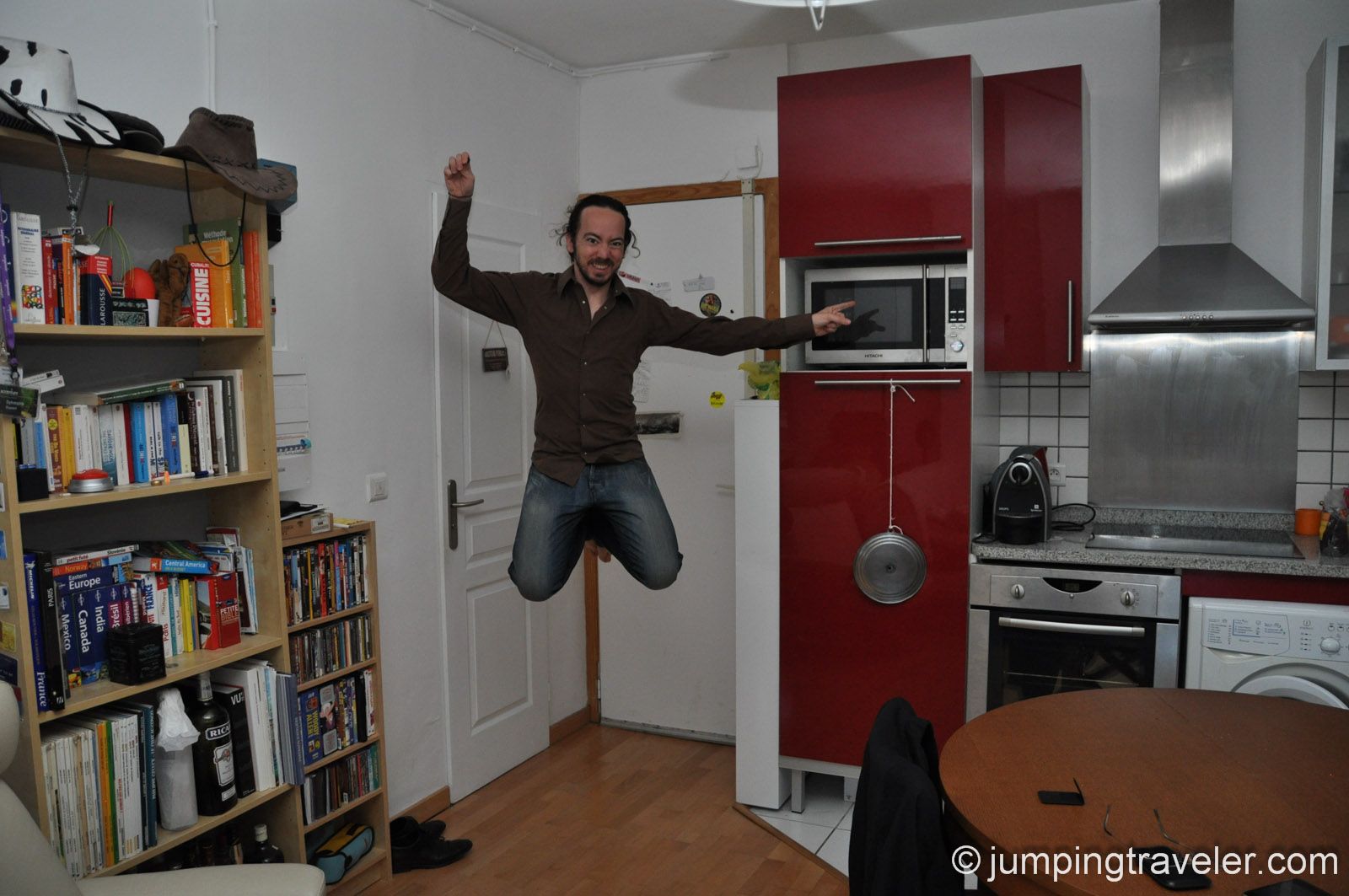 Home Jumping! | Jumping Traveler